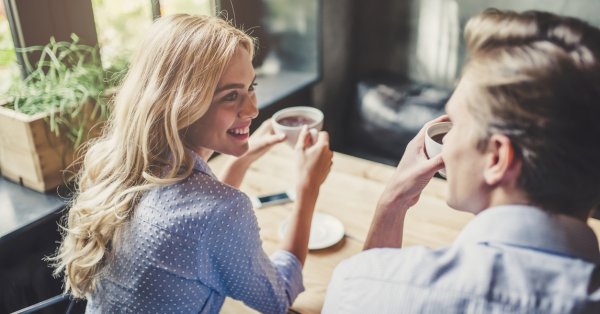 5 объркващи поведения, които показват, че той ви харесва - Az-jenata