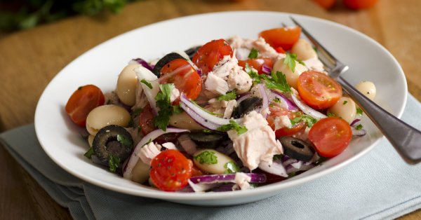 Салата с риба тон и бял боб - Az-jenata