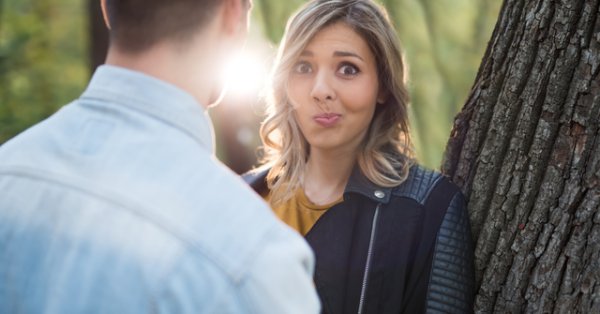 Усещам го, че ме харесва, но не предприема нищо. Защо? - Az-jenata