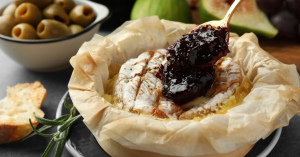 Запечено сирене бри със сладко от череши по рецепта на Марта Стюарт - Az-jenata