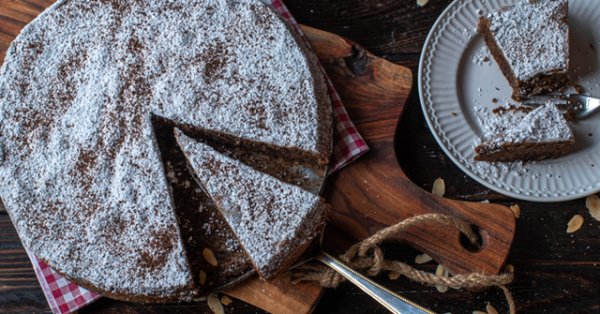 Торта с какао и сладко - Az-jenata