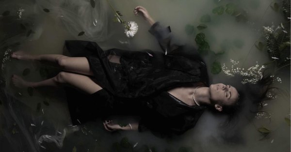 Тея Сугарева с авторски спектакъл за Вирджиния Улф на независима сцена - Az-jenata