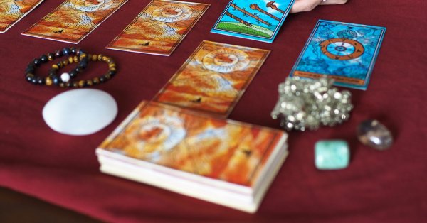 Таро карта за 12 август, вторник - Az-jenata