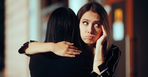 8 признака на токсично приятелство - Az-jenata